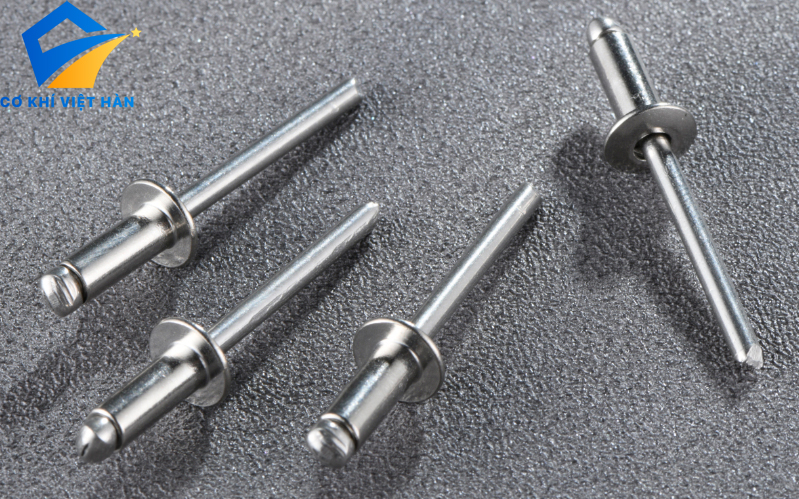NHẬP KHẨU VÀ PHÂN PHỐI RI-VÊ INOX 304 (ĐINH RÚT INOX 304)